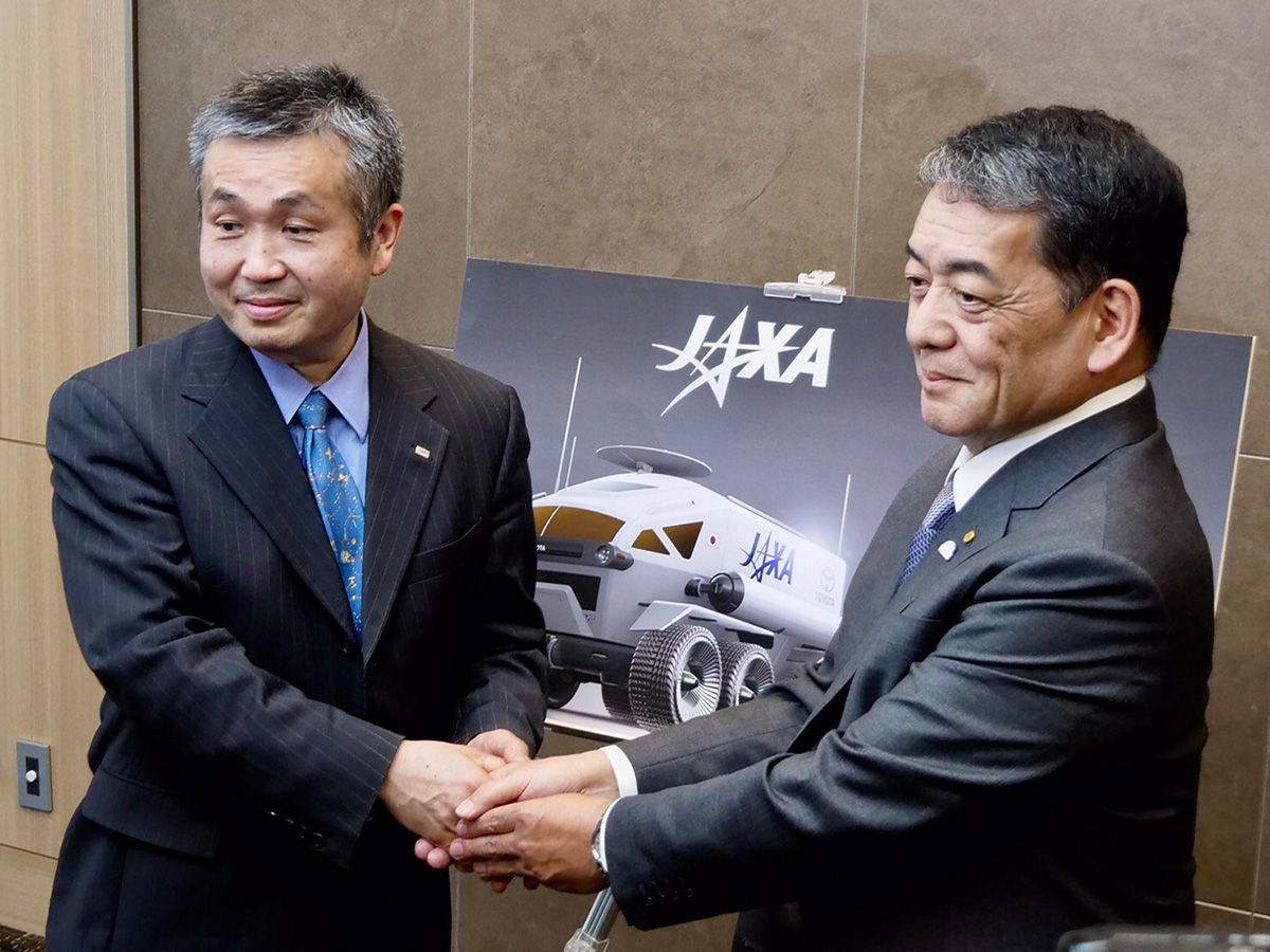 Toyota Drives Lunar Exploration with Manned, Pressurized Rover | Toyota ...