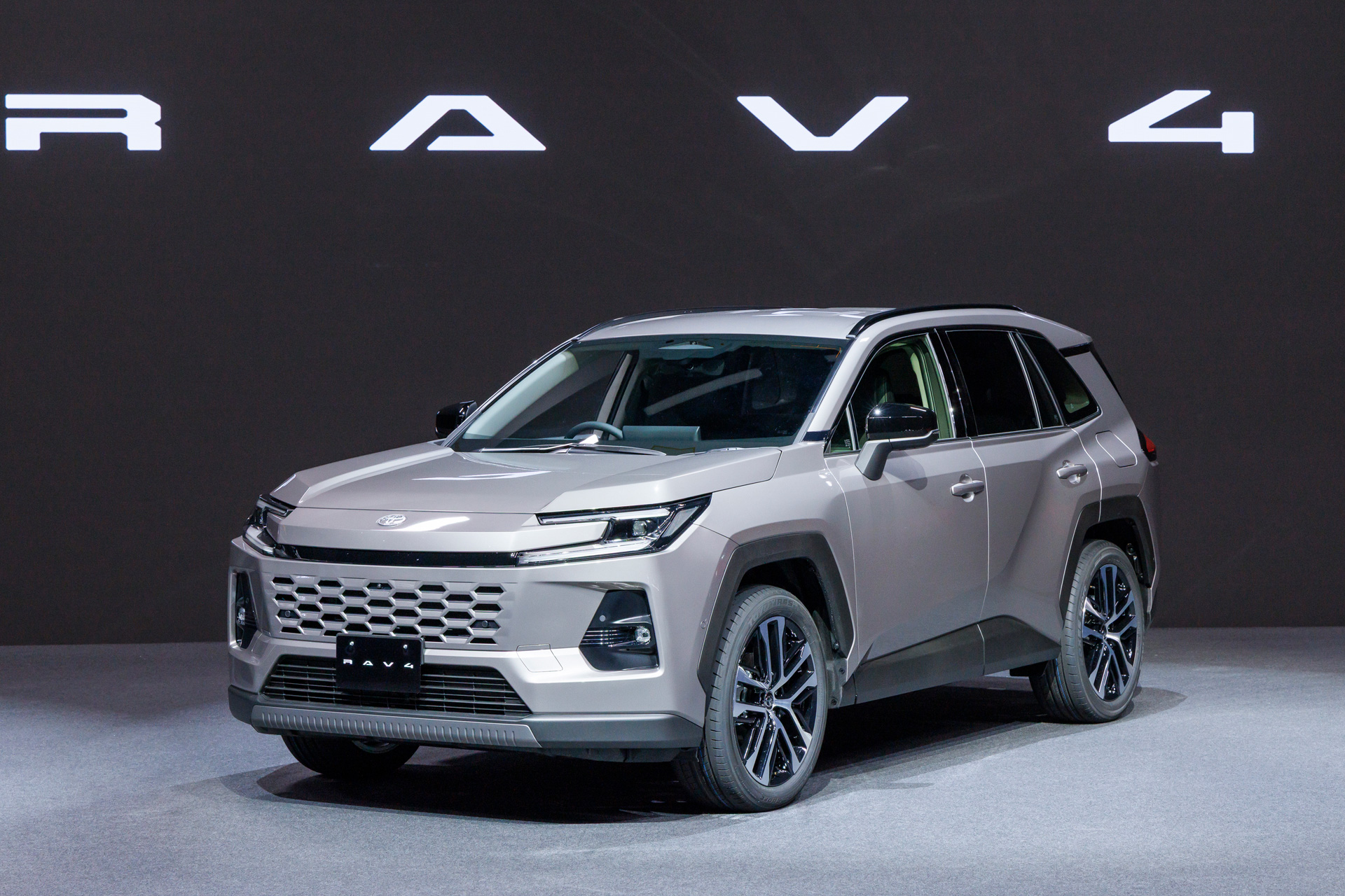ニュース30over : 【画像】新型RAV4かっこよすぎる - ライブドアブログ